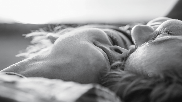 Why Emotional Safety Is the Foundation of Great Intimacy – Coconu